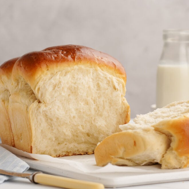 Soft and Fluffy Milk Bread (with a secret ingredient to keep it soft ...