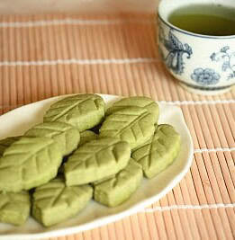 Matcha Green Tea Shortbread Leaves - Kirbie's Cravings