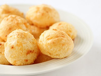 Brazilian Cheese Bread Balls (Pão de Queijo) - Kirbie's Cravings