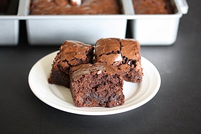 Baker’s Edge Brownies - Kirbie's Cravings