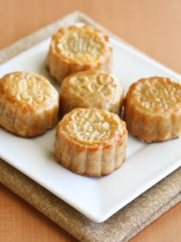 Mooncakes (with step by step instructions) - Kirbie's Cravings