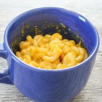 Microwave Macaroni and Cheese in a Mug - Kirbie's Cravings