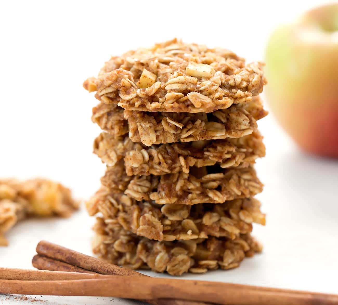 Healthy Apple Pie Oatmeal Cookies (Flourless, Eggless, Butterless ...