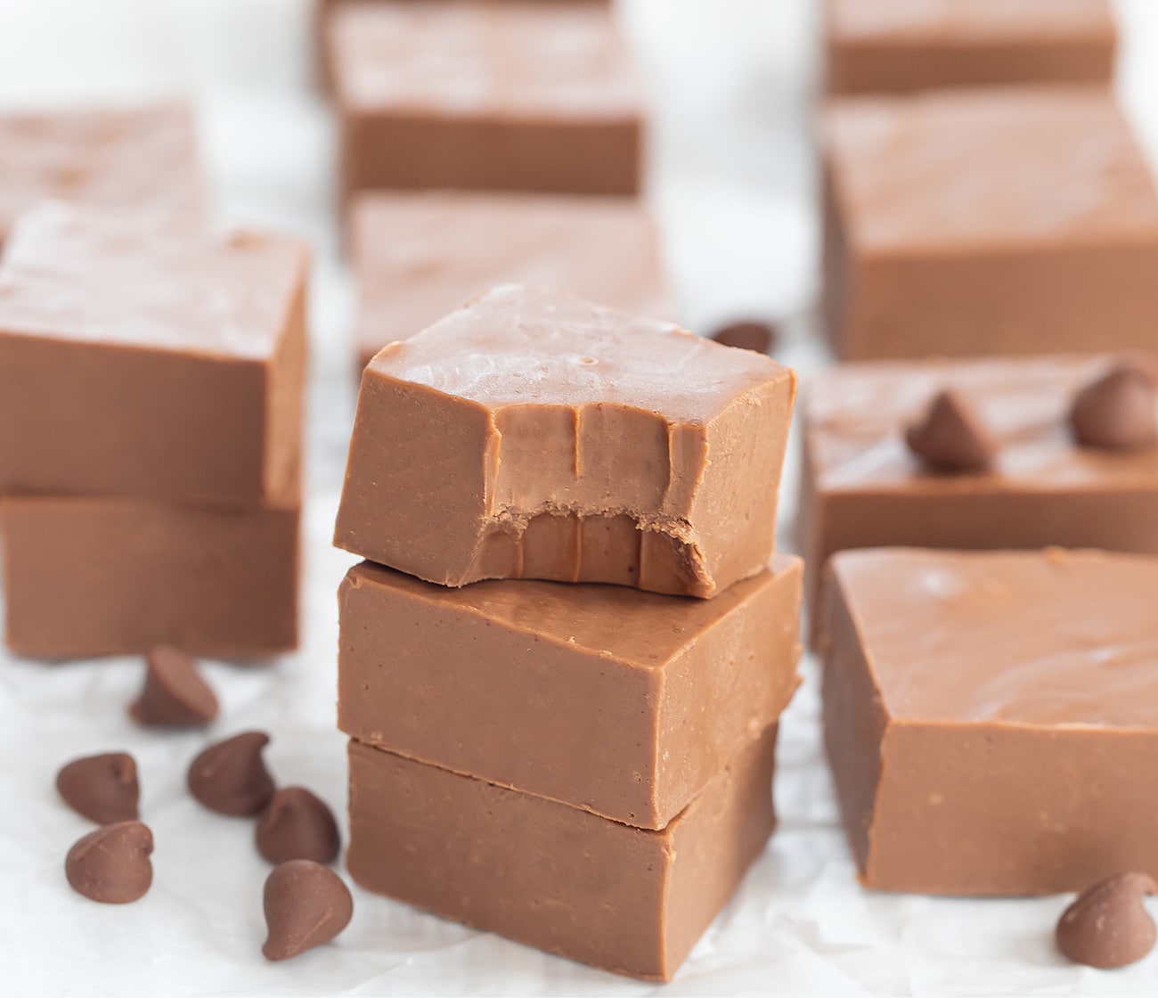2 Ingredient Fudge (No Milk or Butter) - Kirbie's Cravings