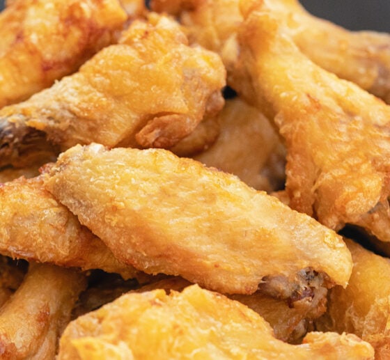 2 Ingredient Super Crispy Chicken Wings (No Flour or Oil) - Kirbie's ...