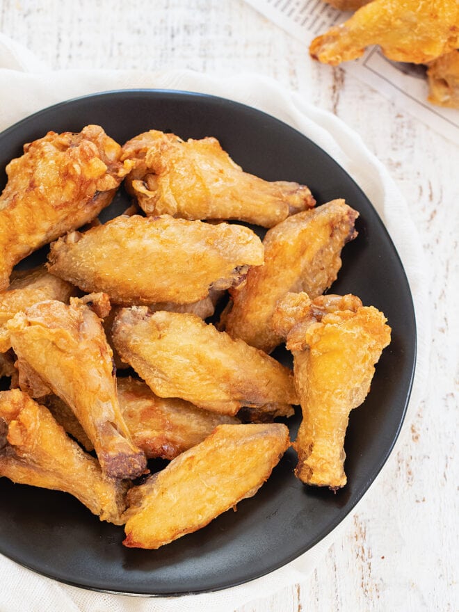 2 Ingredient Super Crispy Chicken Wings (No Flour or Oil) - Kirbie's ...