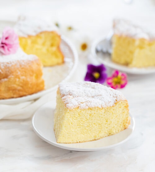3 Ingredient Fluffy Sponge Cake (No Butter or Oil) - Kirbie's Cravings