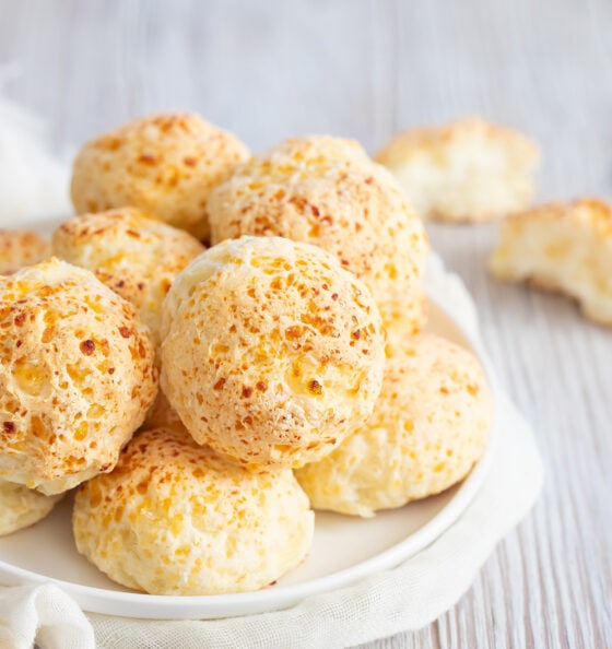 2 Ingredient Cheese Bread Rolls (No Yeast, Eggs, Butter or Oil ...