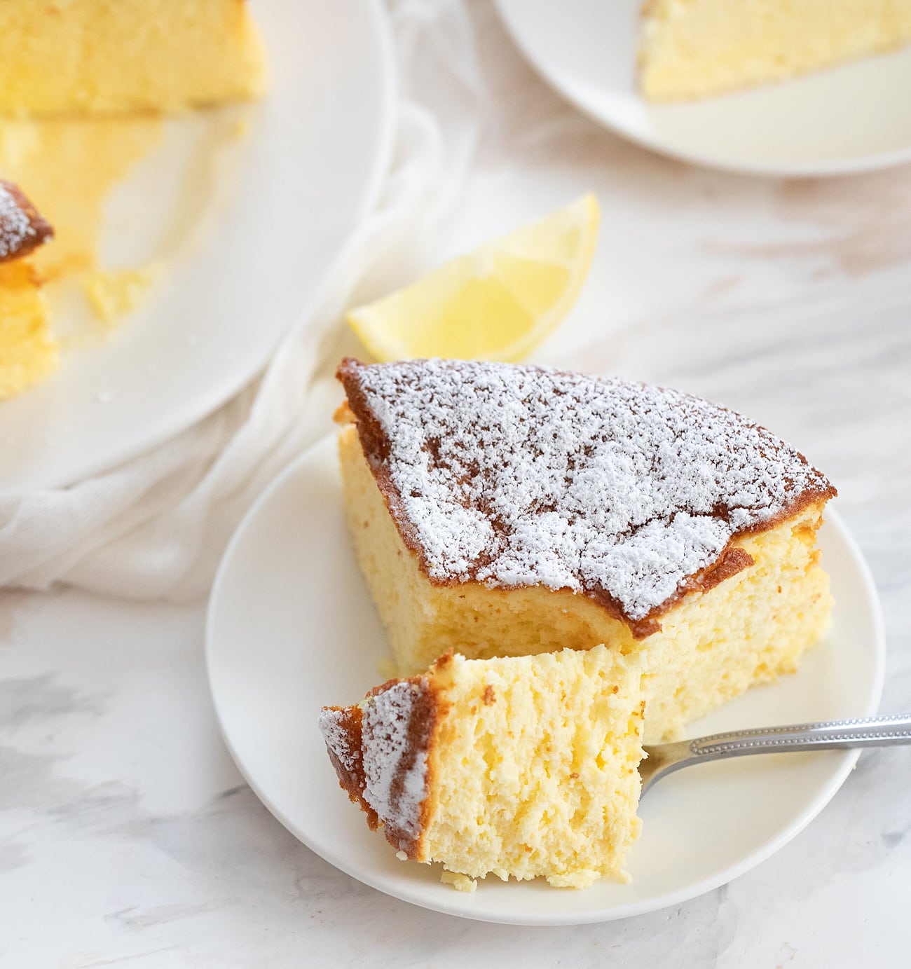 4 Ingredient Fluffy Lemon Yogurt Cake (No Flour, Butter or Oil ...