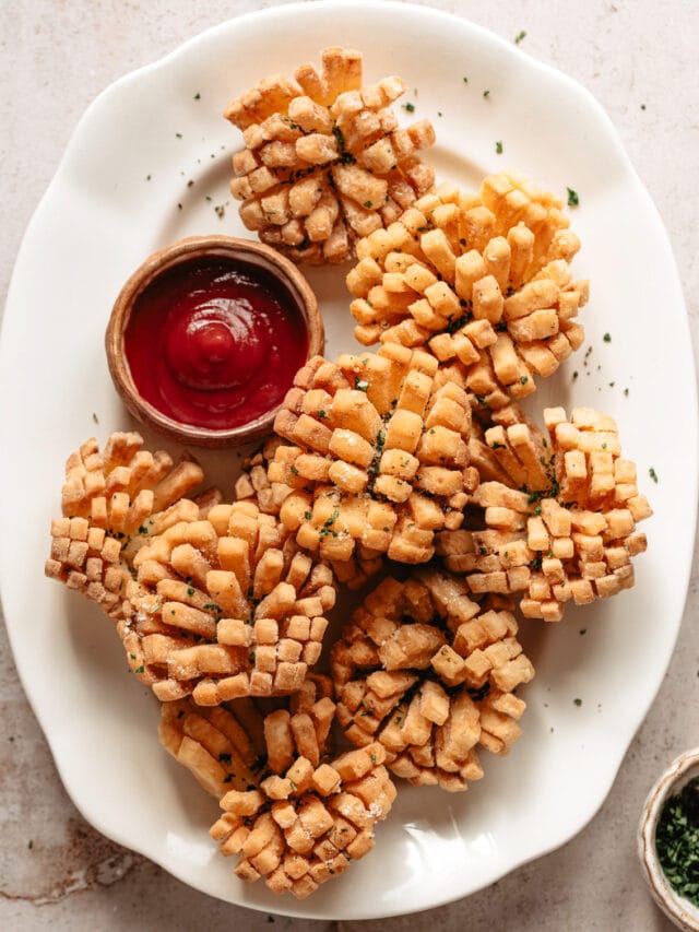 4 Ingredient Crispy Potato Flowers - Kirbie's Cravings