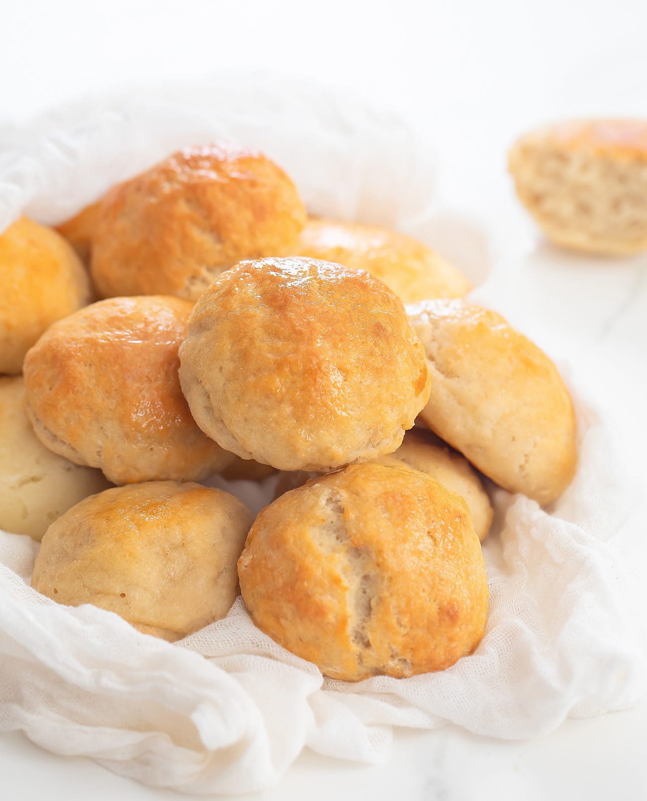 3 Ingredient Dinner Rolls (No Yeast or Eggs) - Kirbie's Cravings