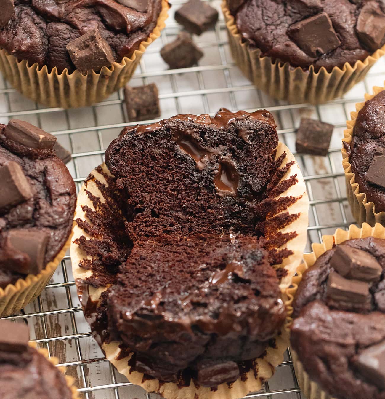 4 Ingredient Healthier Chocolate Muffins (No Flour, Refined Sugar ...