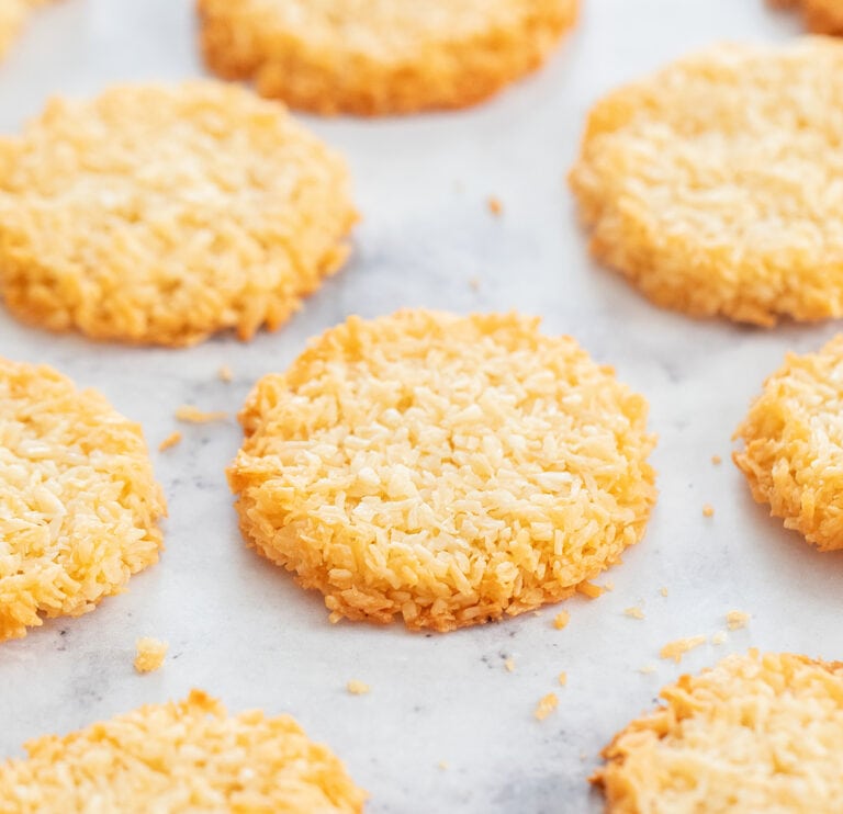 2 Ingredient Crispy Coconut Cookies (No Flour, Eggs, Butter or Oil ...
