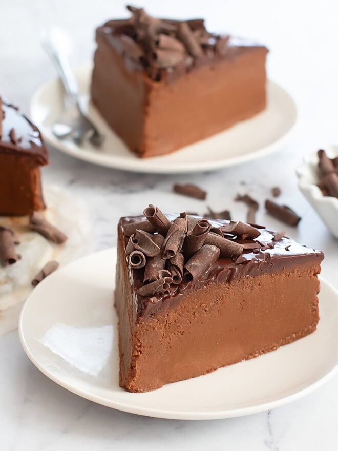 3 Ingredient No Bake Chocolate Cake (No Flour or Eggs) - Kirbie's Cravings