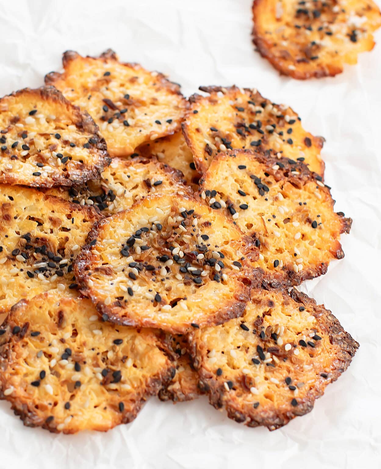 1 Ingredient Keto Cottage Cheese Chips - Kirbie's Cravings