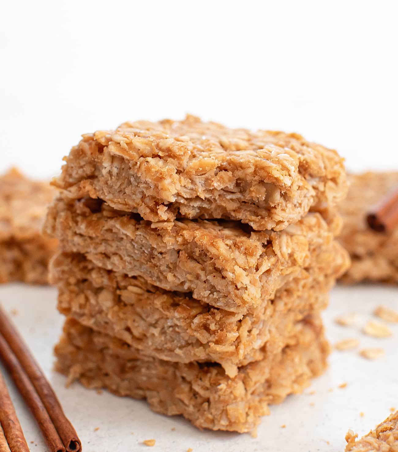 3 Ingredient Cinnamon Apple Oatmeal Bars - Kirbie's Cravings