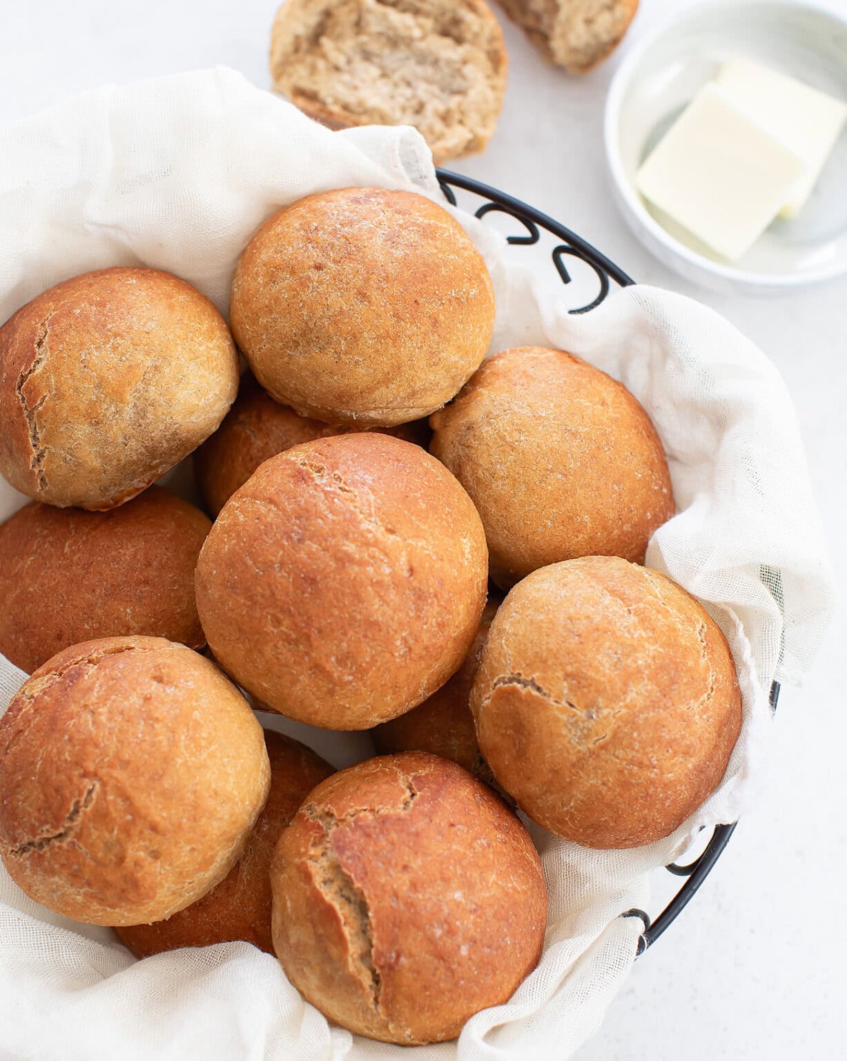 4 Ingredient Healthy Bread Rolls (No Yeast, No Knead) - Kirbie's Cravings