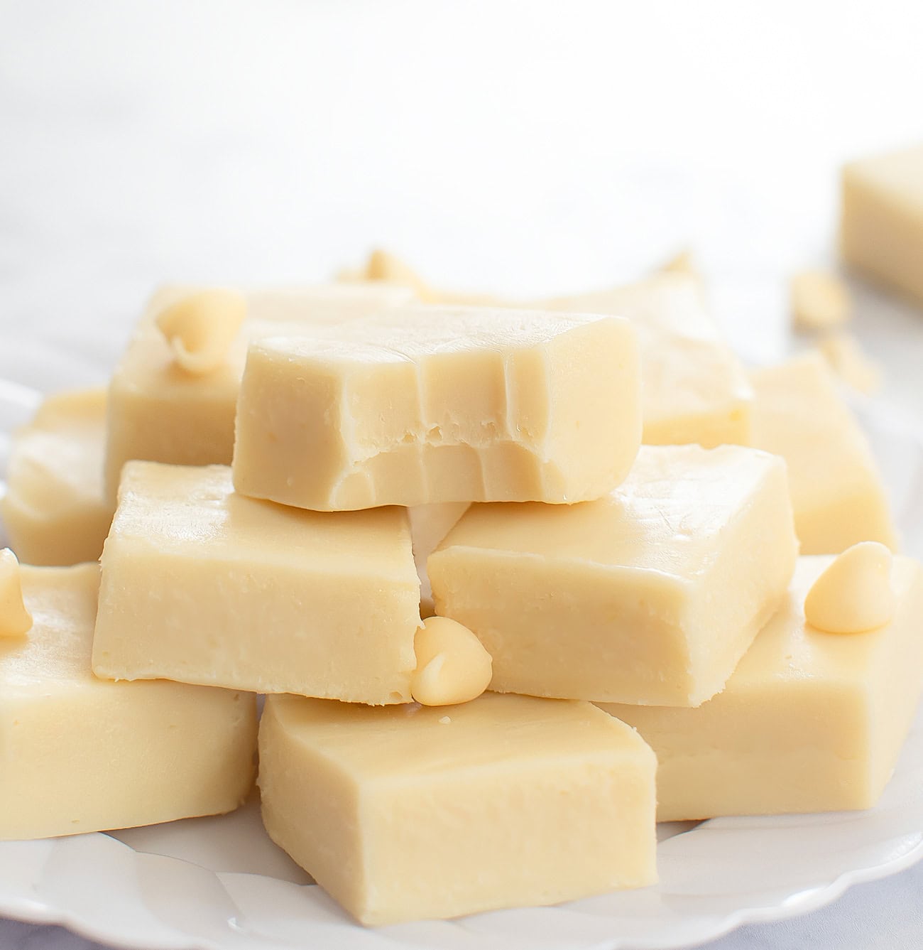 2 Ingredient Keto White Chocolate Fudge - Kirbie's Cravings