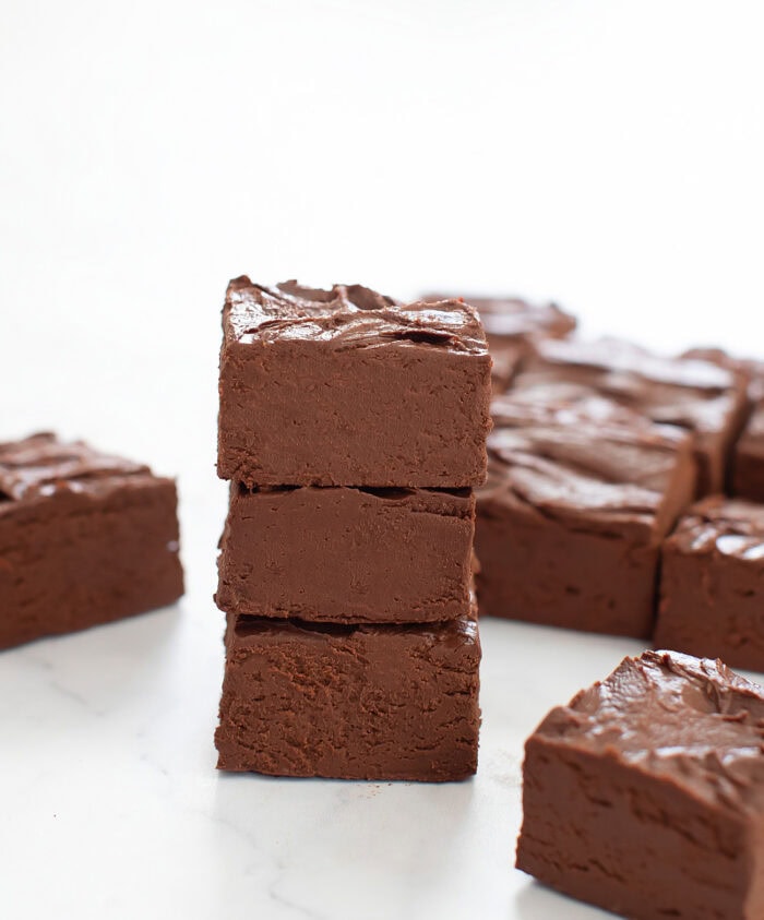 2 Ingredient Healthier Chocolate Fudge - Kirbie's Cravings