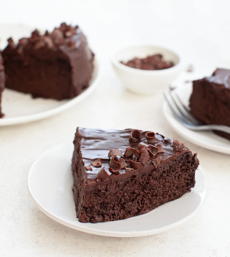 4 Ingredient Healthy Chocolate Cake - Kirbie's Cravings