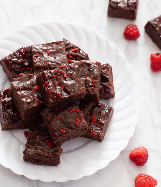 2 Ingredient Raspberry Chocolate Fudge - Kirbie's Cravings