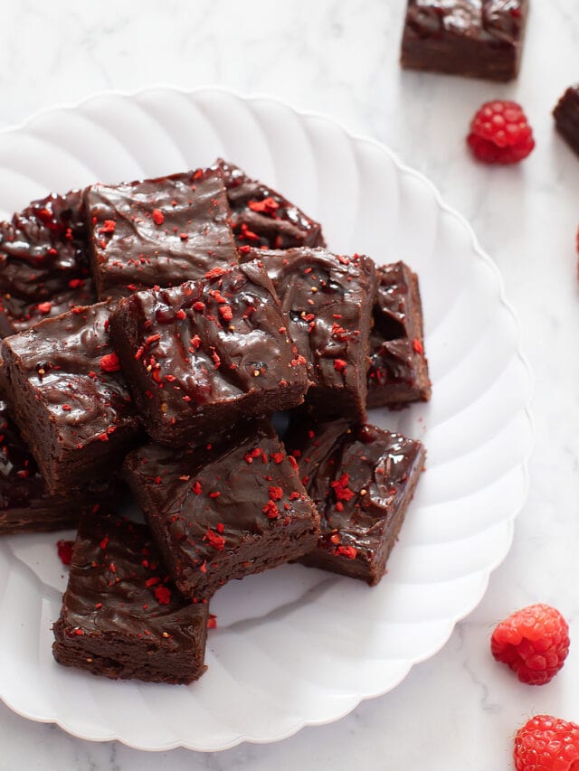 2 Ingredient Raspberry Chocolate Fudge - Kirbie's Cravings