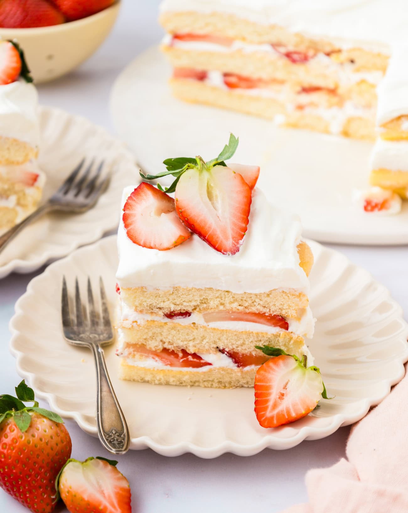 3 Ingredient No Bake Strawberry Cake - Kirbie's Cravings