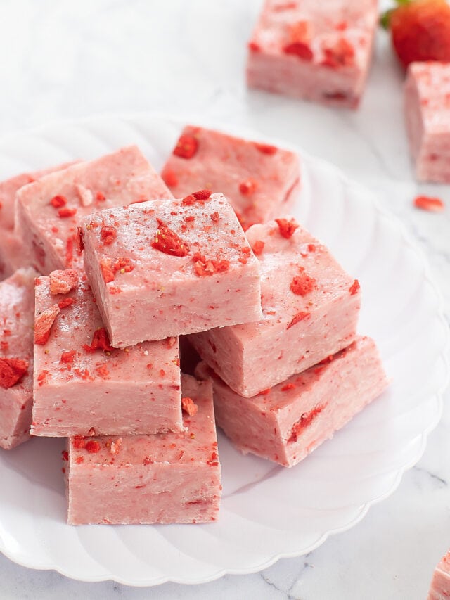 3 Ingredient Strawberry Fudge - Kirbie's Cravings