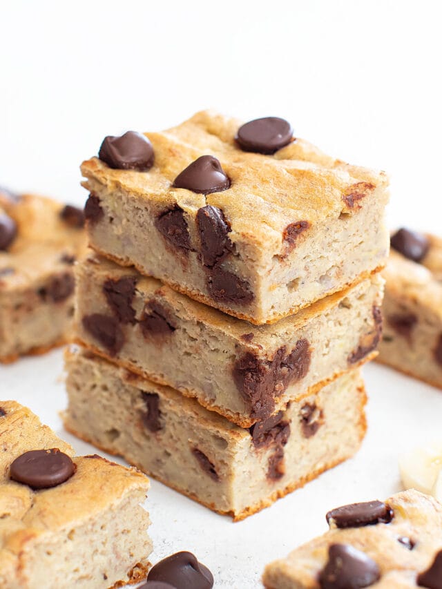 4 Ingredient Healthy Banana Bread Oatmeal Bars - Kirbie's Cravings