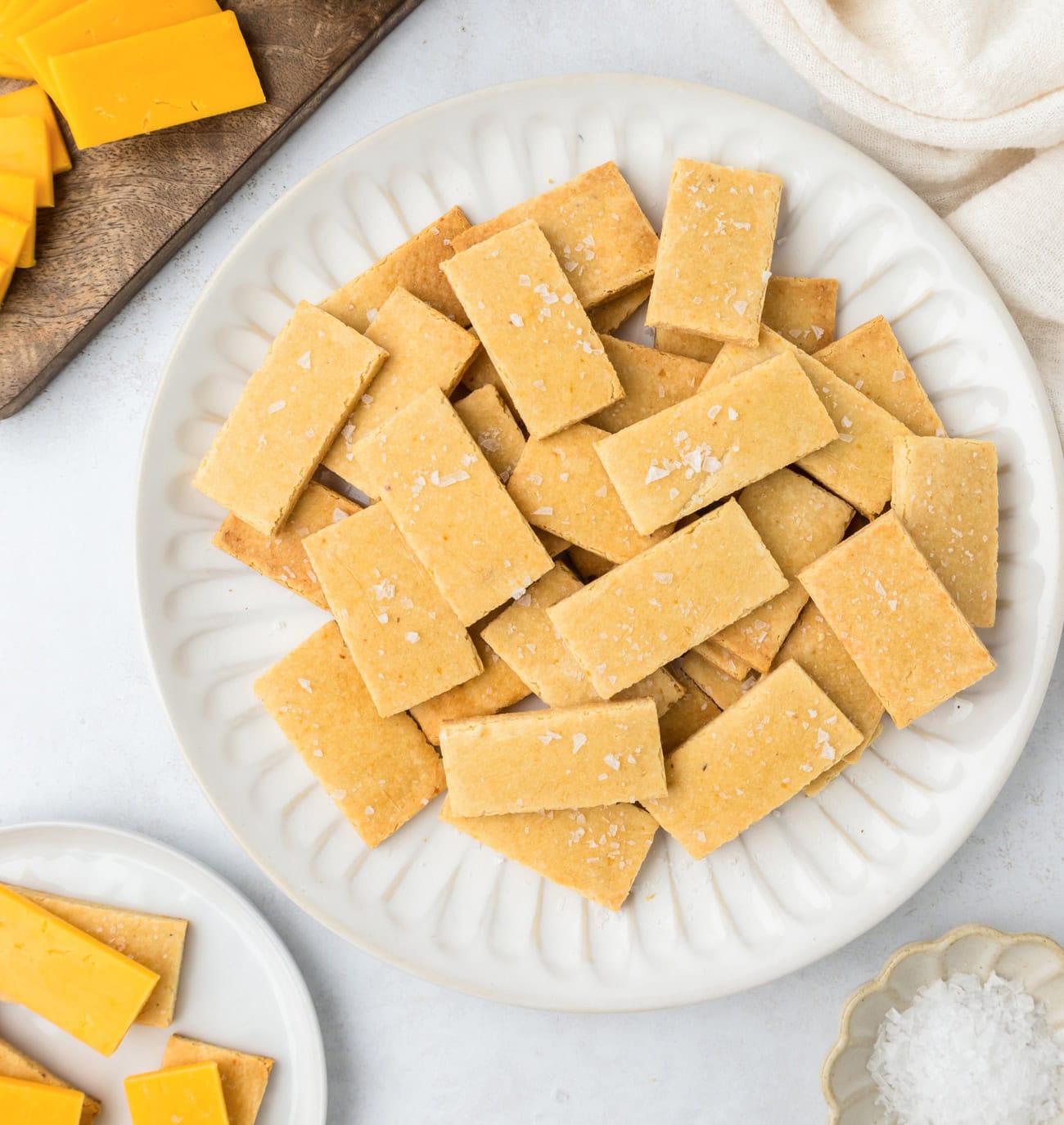 2 Ingredient Keto Cottage Cheese Crackers - Kirbie's Cravings