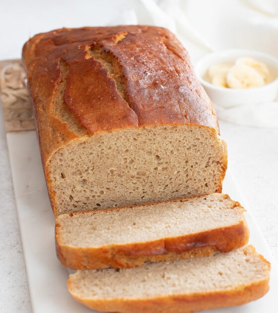 4 Ingredient Healthier Banana Bread (No Eggs, Refined Sugar, Butter or ...