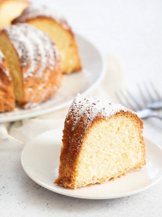 3 Ingredient Cake (No Butter, Dairy or Oil) - Kirbie's Cravings