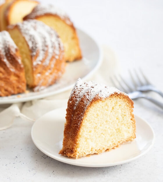 3 Ingredient Cake (No Butter, Dairy or Oil) - Kirbie's Cravings