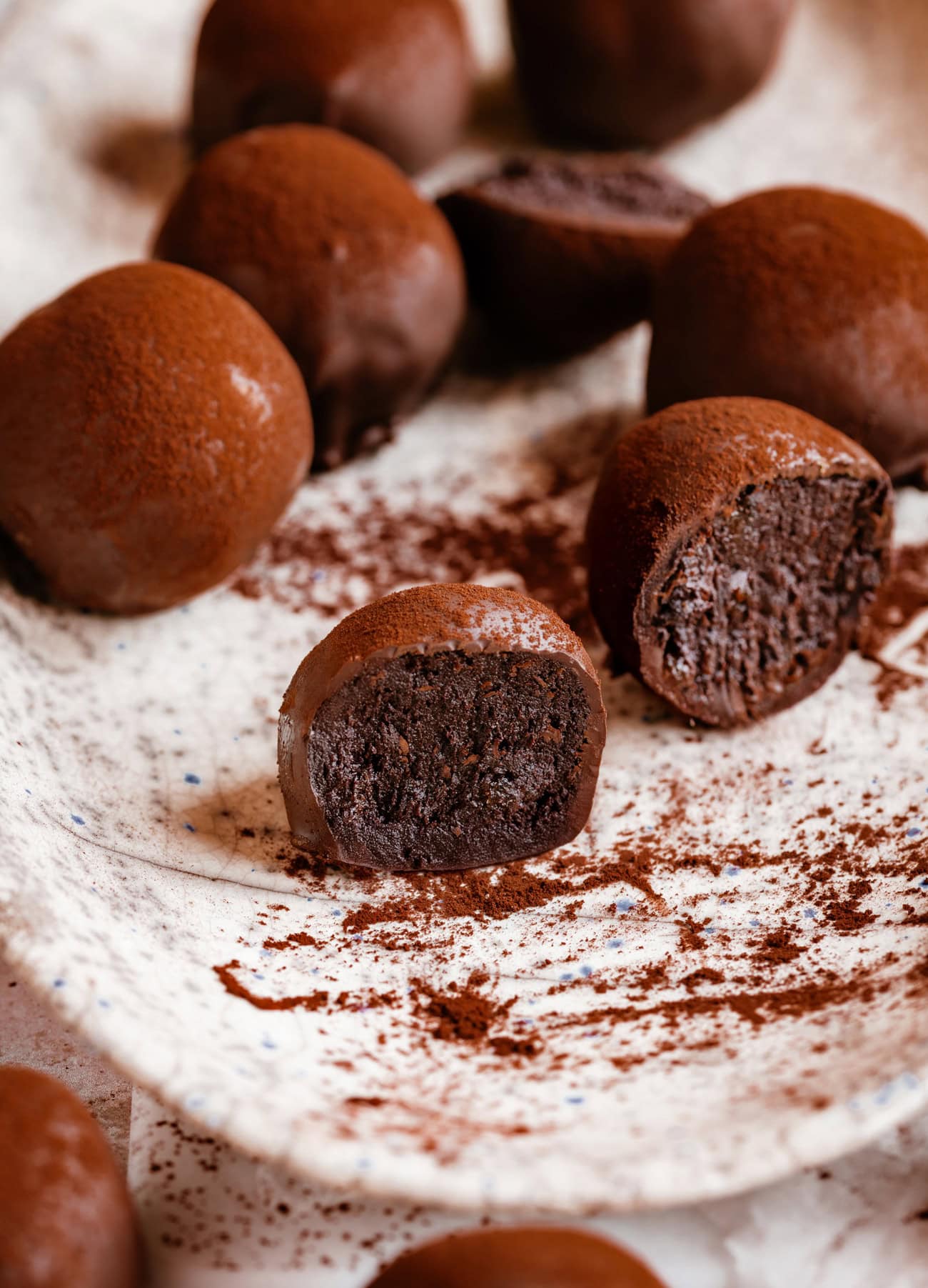 2 Ingredient Healthier Chocolate Truffles (No Refined Sugar, Eggs ...
