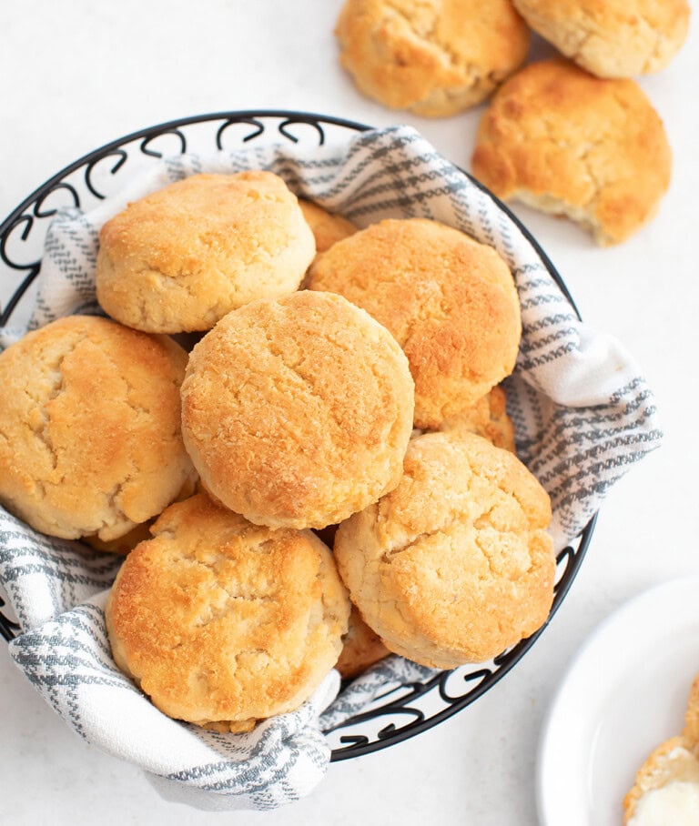 3 Ingredient Keto Cottage Cheese Biscuits - Kirbie's Cravings