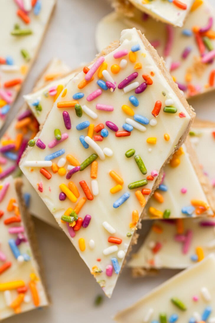 4 Ingredient No Bake Sugar Cookie Bark (No Flour, Eggs, Dairy Or Butter ...