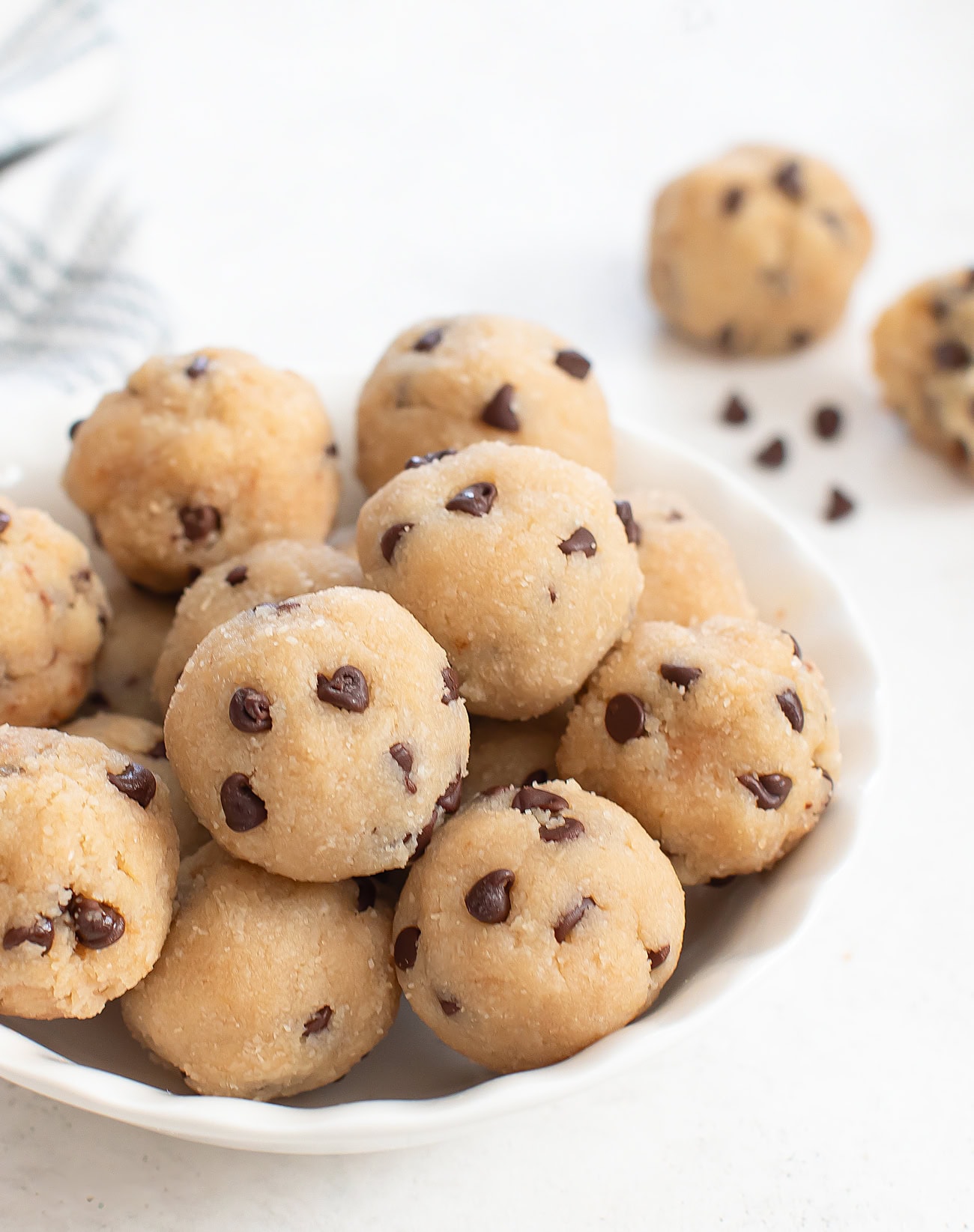 4 Ingredient No Bake Cookie Balls (No Wheat Flour, Eggs, Dairy, Refined ...