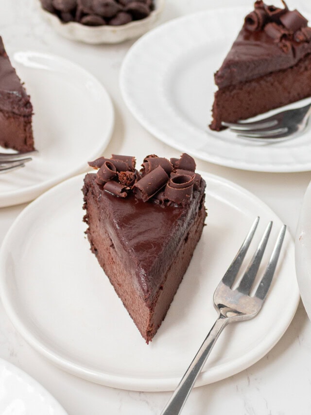 4 Ingredient Chocolate Cake (No Flour, Refined Sugar, Dairy, Butter or ...